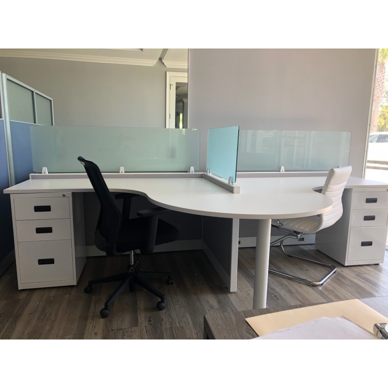 5’ x 5’ Open Workstation With Collaboration Table