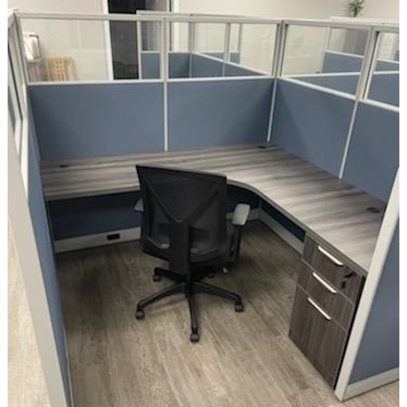 NEW 7 X 6' OFFICE CUBICLE WITH QUARTER GLASS PANELS