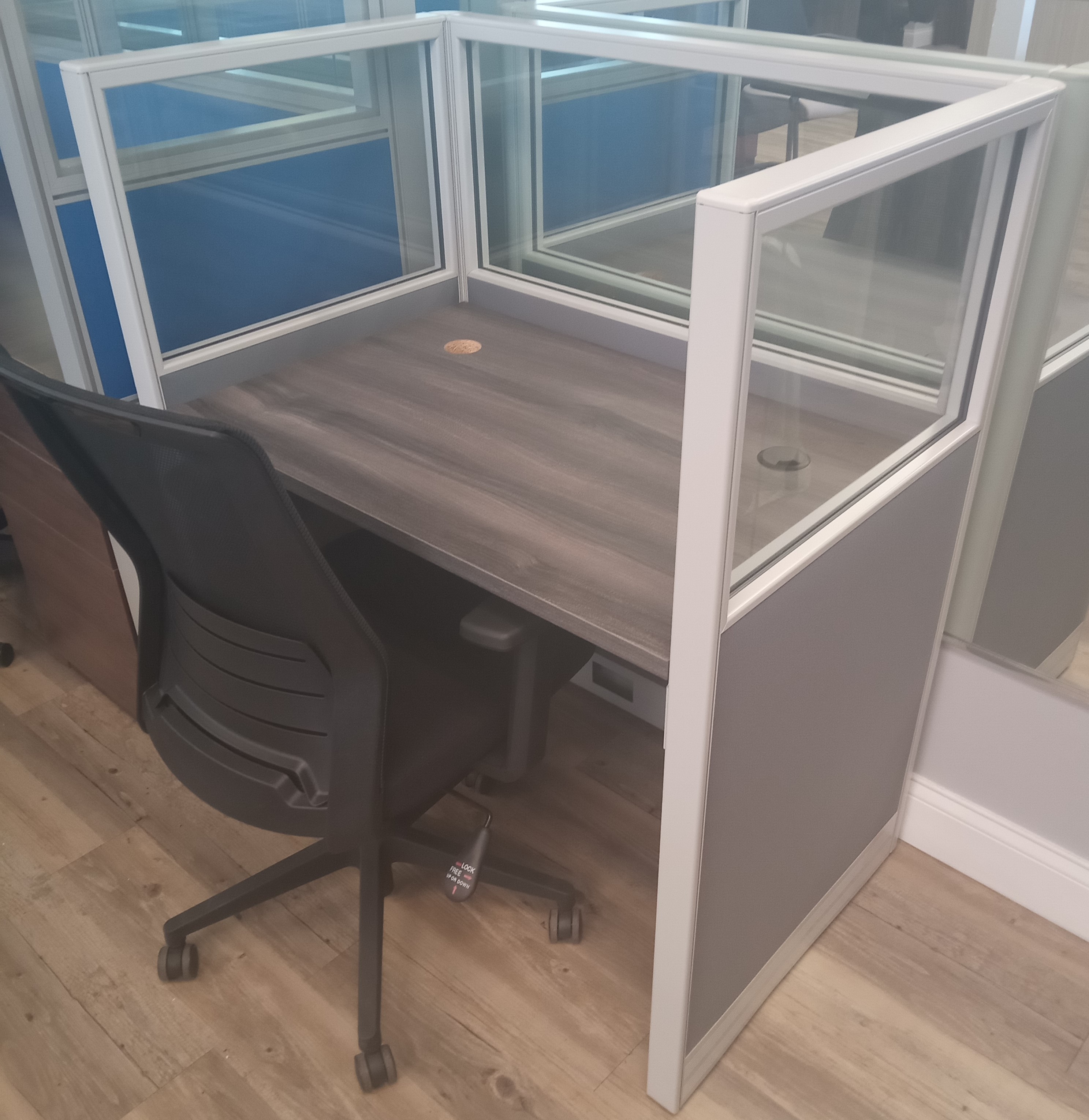 NEW 3' X 2' CALL CENTER / TELEMARKETING CUBICLE WORKSTATIONS WITH 1/4 ...